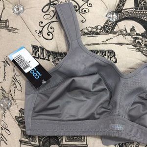 Wonderbra | Intimates & Sleepwear | Wonderbra High Impact Sports Bra ...
